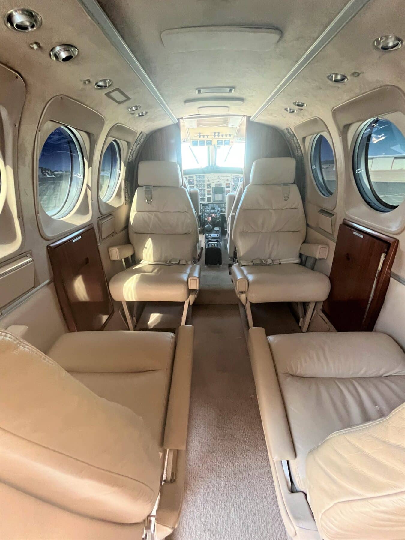 KING AIR F90 - Blackhawk Aerospace